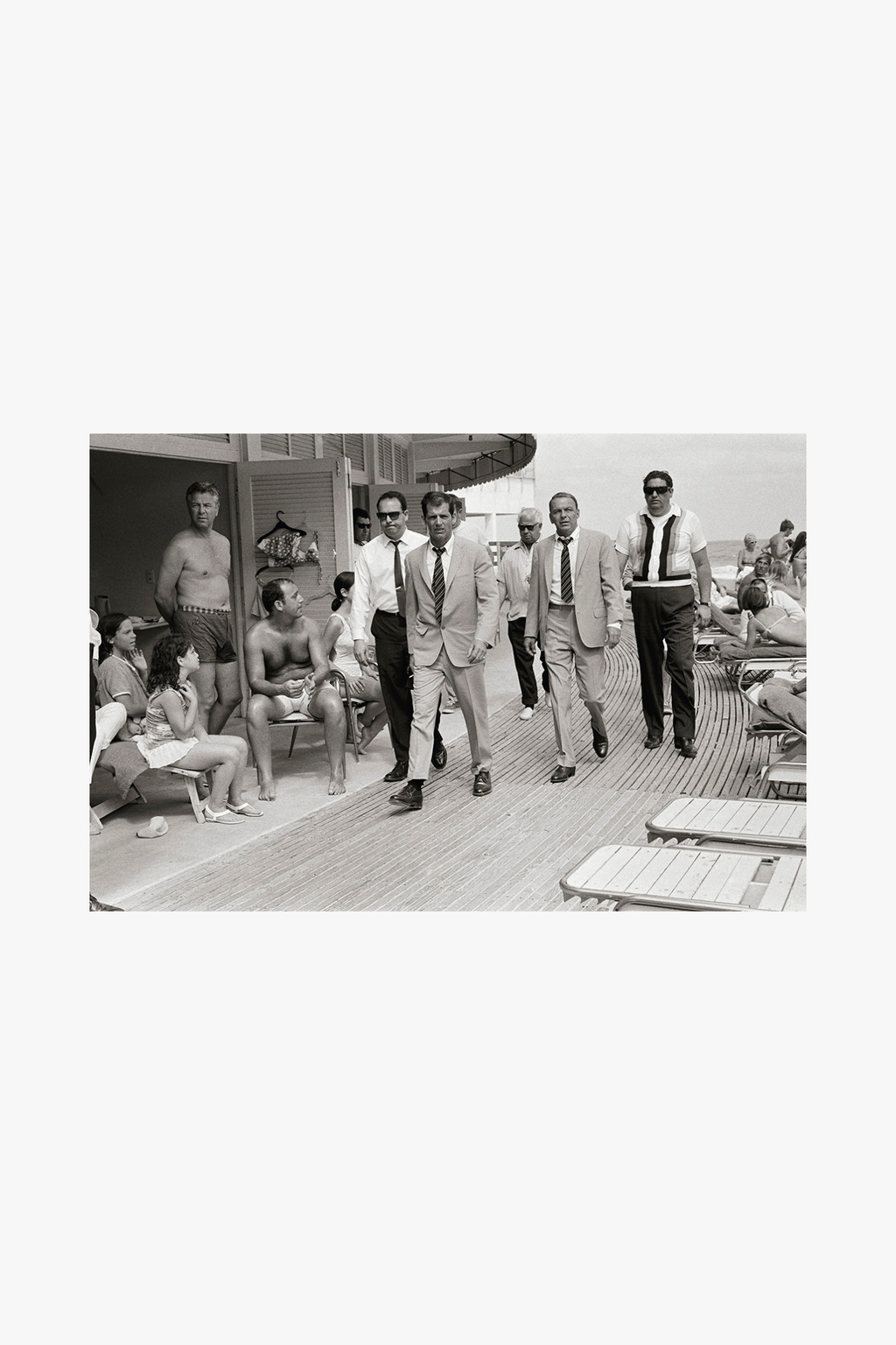Frank Sinatra, The Lady In Cement, Miami Beach, 1968 – Musichead Gallery