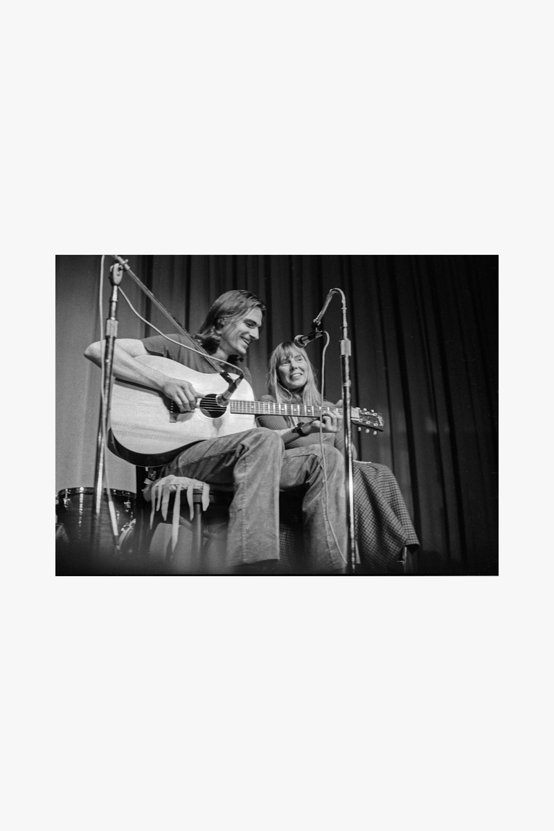 Joni Mitchell and James Taylor, Smiling, Colden Auditorium, Queens Col ...
