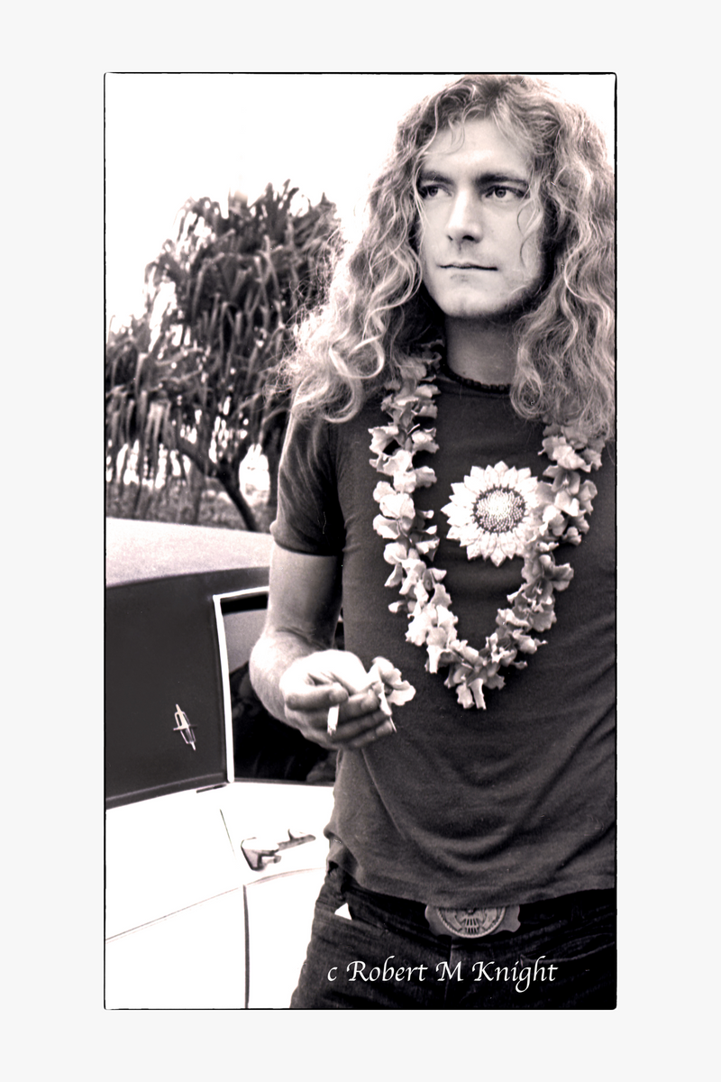 Robert Plant, Led Zeppelin, Honolulu Airport, 1969 – Musichead Gallery